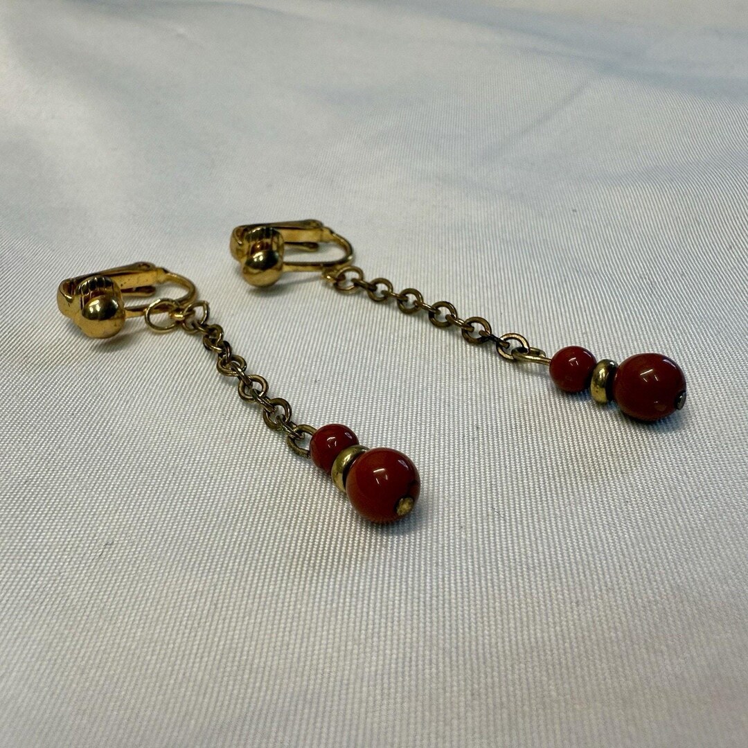Vintage Gold Tone Red Bead Dangle Earrings Clip on Chain Drop Retro ...