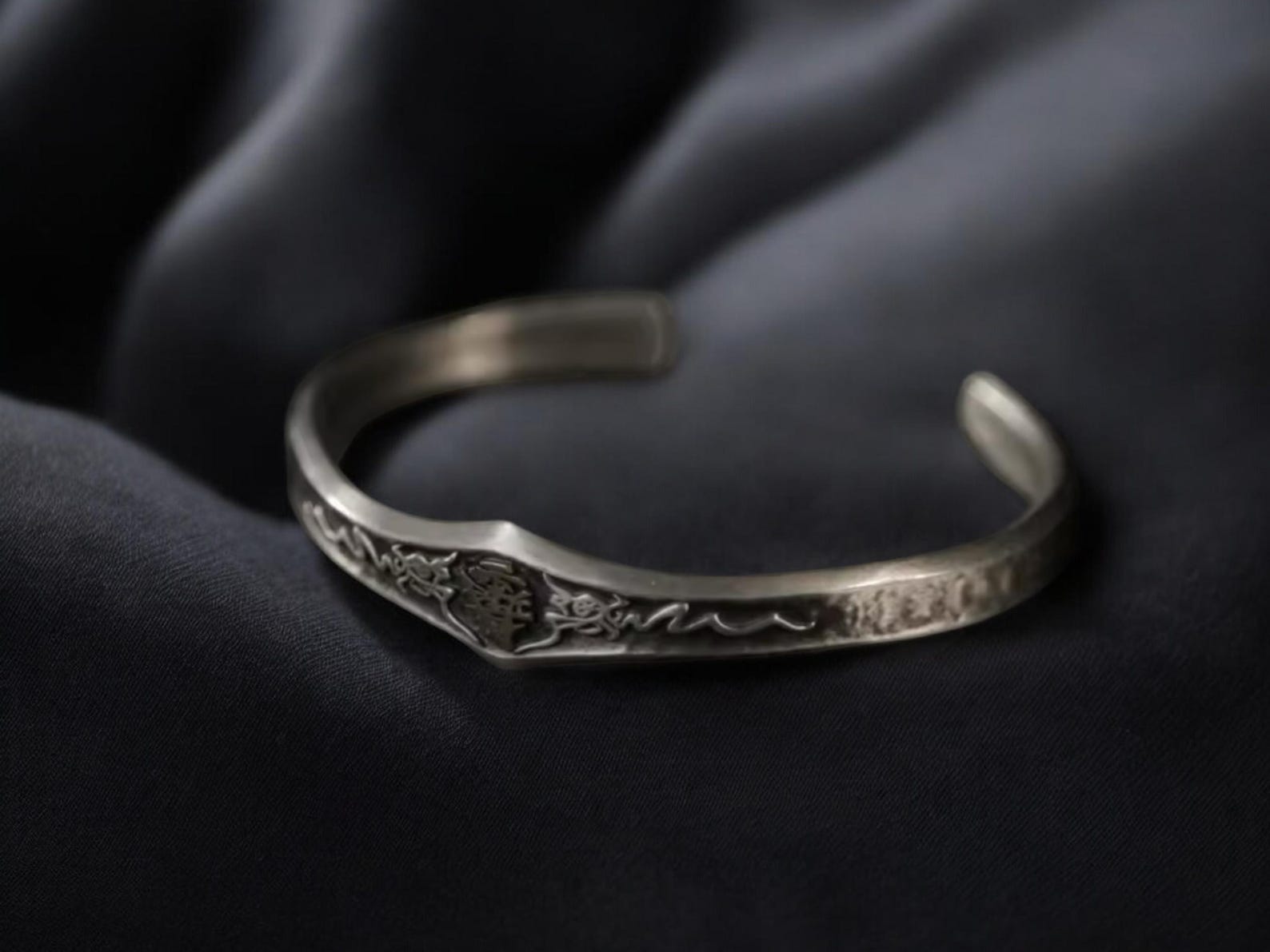 Male Bracelet With Crape Myrtle Mountain Immortal Pattern | Handcrafted ...