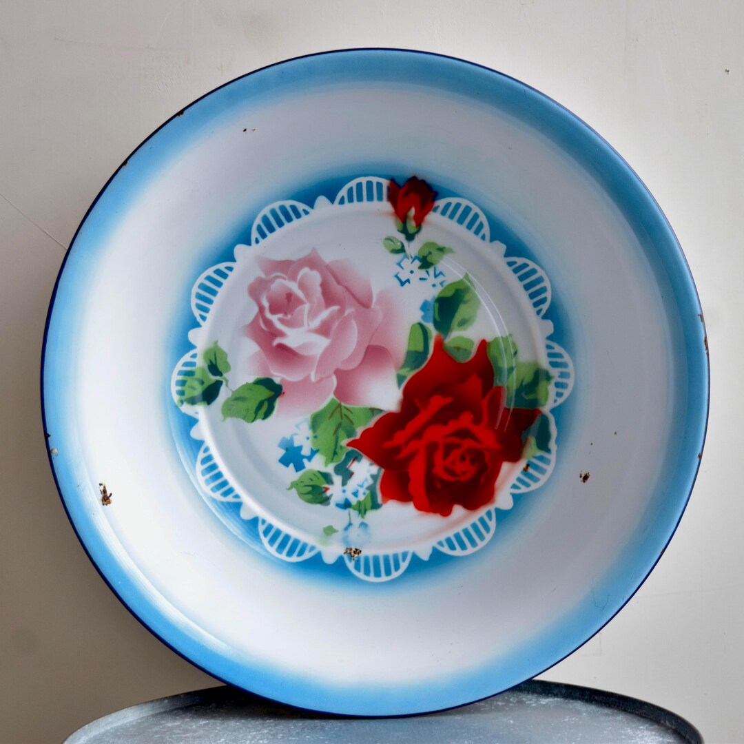 Bumper Harvest Model 301P 16 - 38cm - Vintage White Enameled Sheet ...