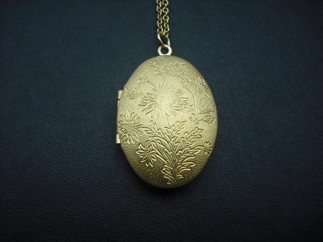 Locket Necklace, Two Sided Victorian Style Floral Pattern Oval Locket ...