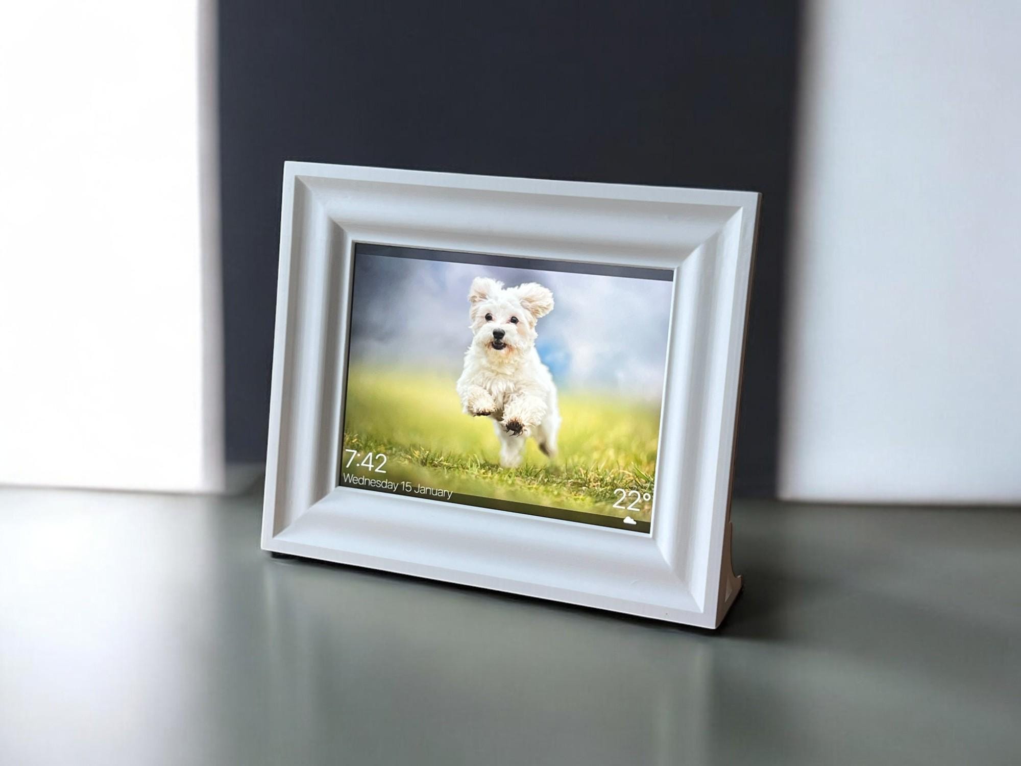 IPad Digital Photo Frame | Sleek Display Stand for Home or Office ...