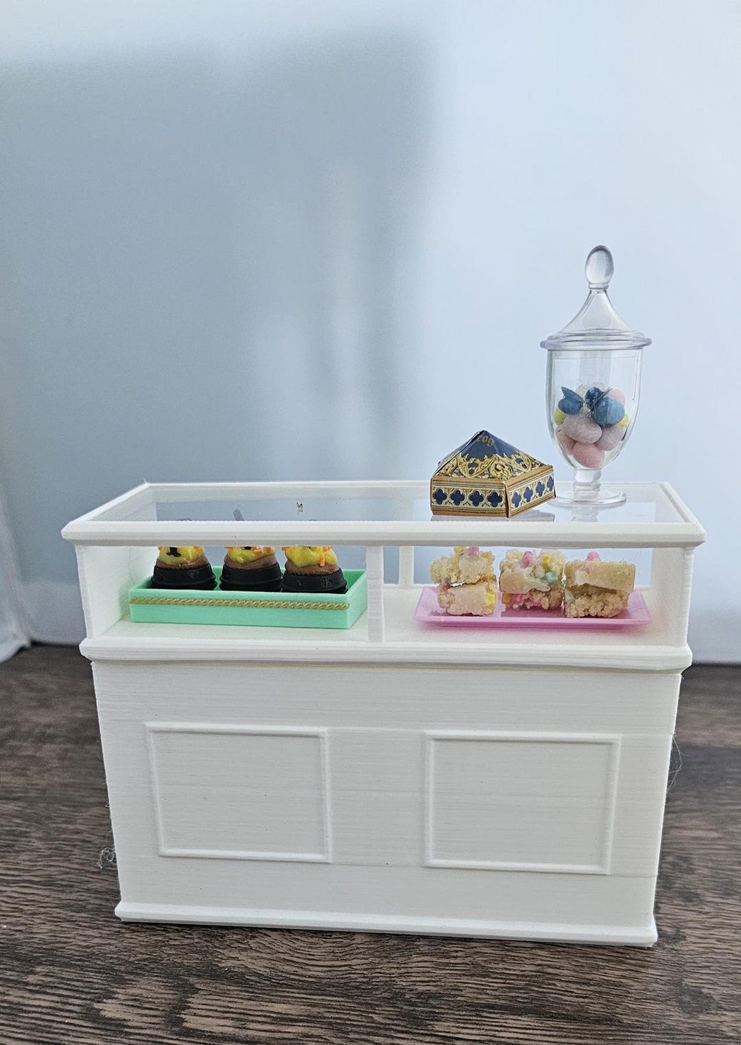 White Miniverse Display Case - Mini Counter Display 1:6 Scale Display ...
