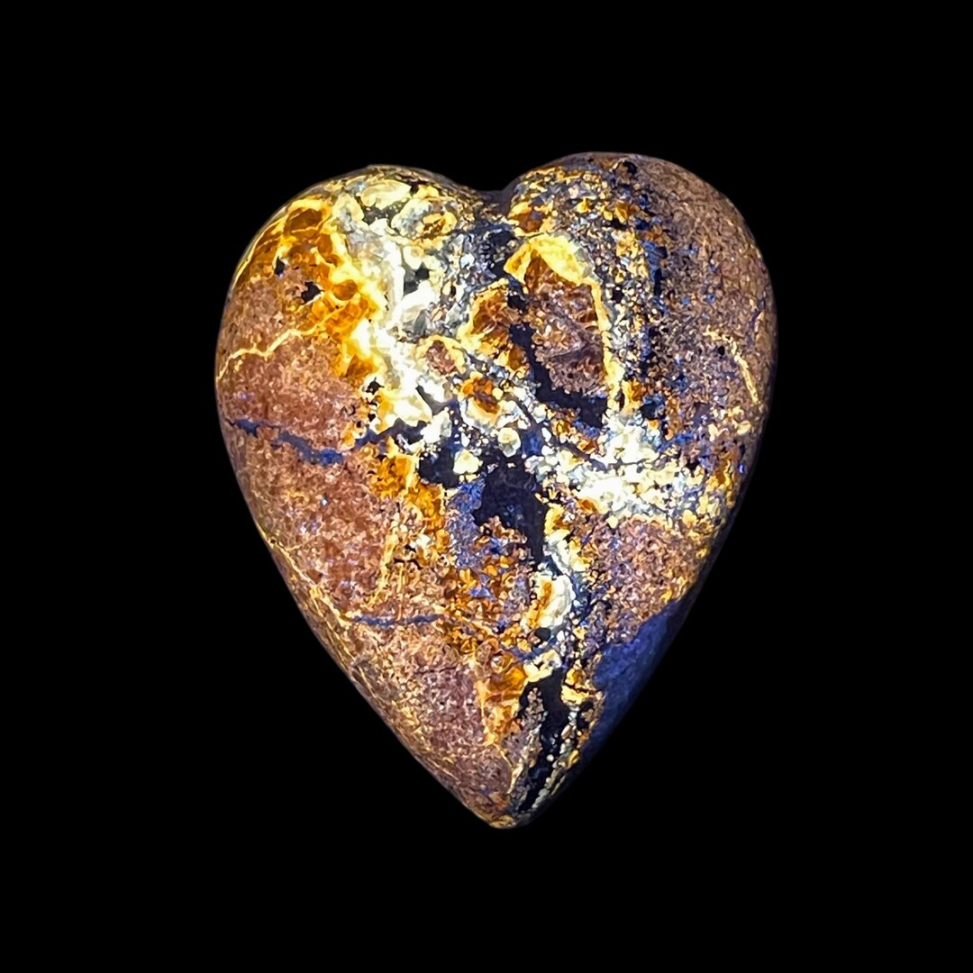 DVH Fluorescent Sphalerite Heart, Horn Silver Mine, Utah, 51x43x20mm ...