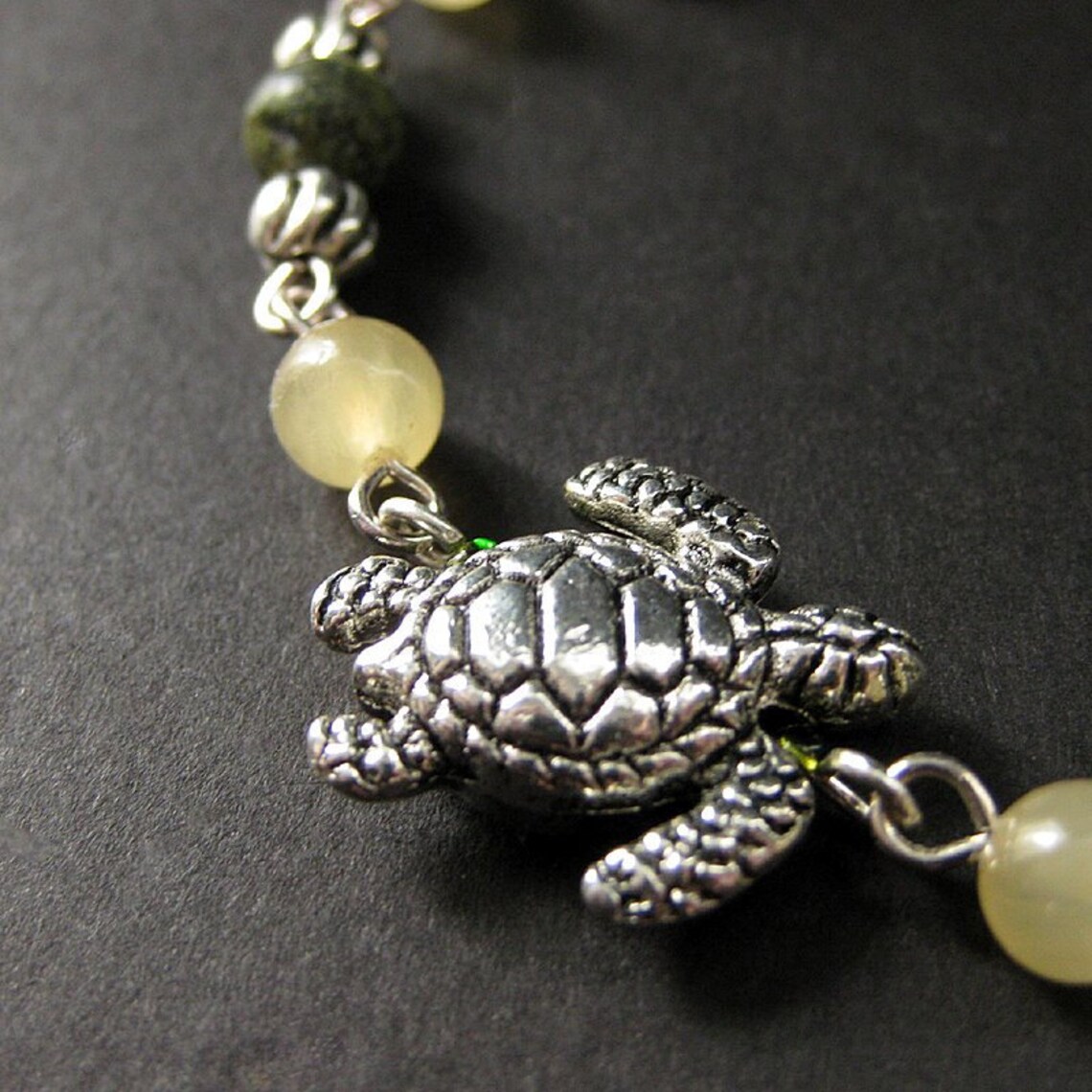 Sea Turtle Bracelet. Tortoise Bracelet Beaded in Honey Jade - Etsy