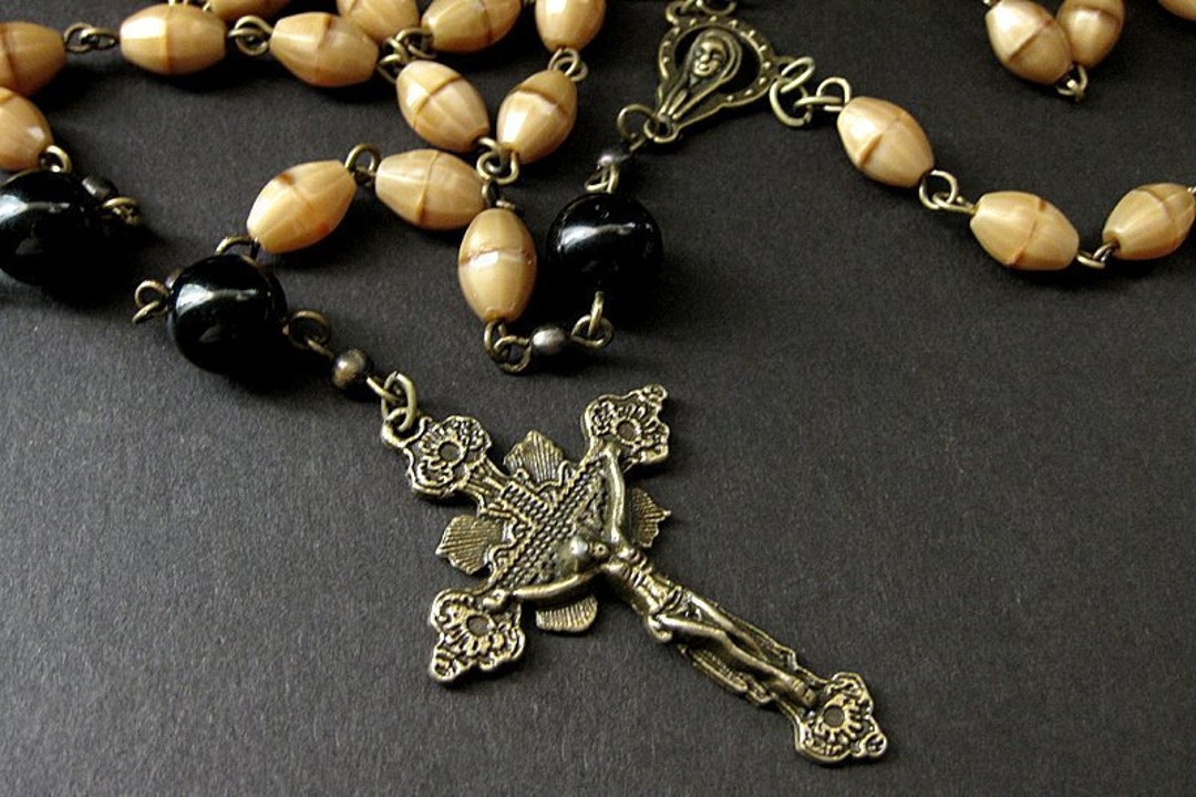 VALENTINE SALE Traditional Rosary. Unisex Rosary. Catholic Rosary in ...