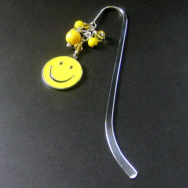 Beaded Bookmark, Book Charm, Book Hook. Yellow Happy Face. Handmade. - Etsy