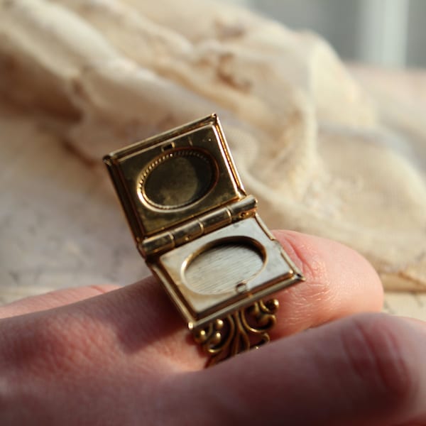 Locket Ring - Etsy