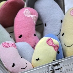 ITH Silly Jelly Bean Stuffy Snuggly Soft Toys Plus Matching Appliques ...