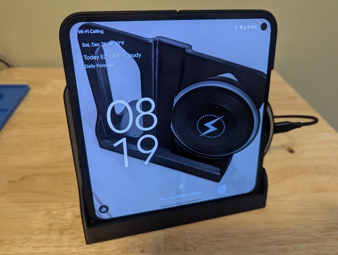 Pixel 9 Pro Fold Wireless Charging Stand Comes With Everything You Need ...