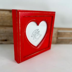 Heart Shape Opening Picture Frame With Outside Cove Build up - Photo ...