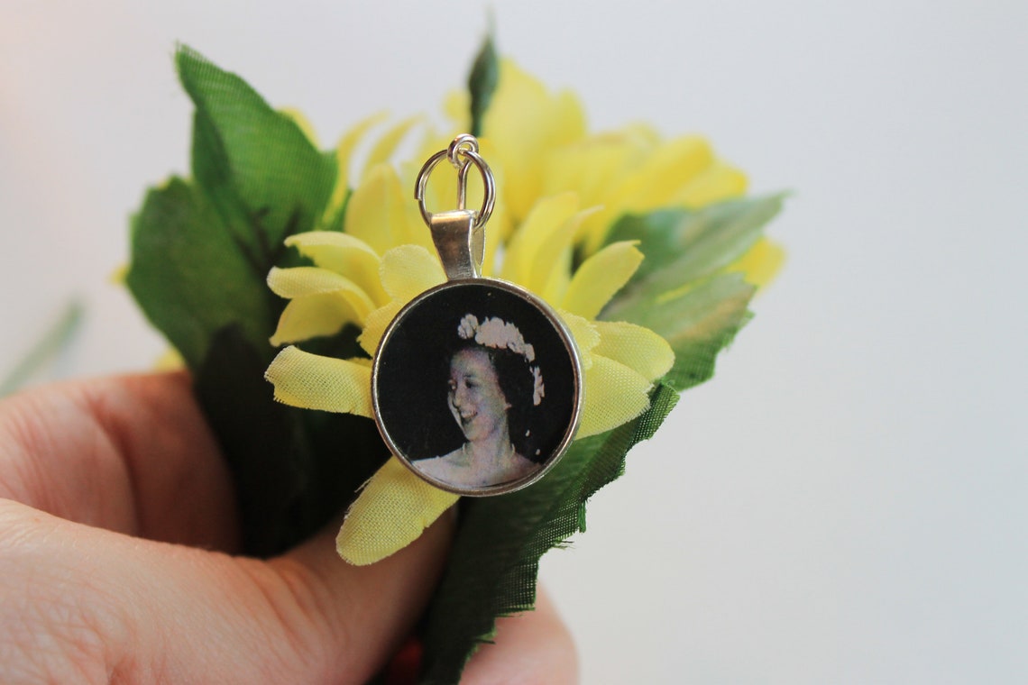 Custom Photo Lapel Pin Wedding Boutonniere Pin Memorial - Etsy