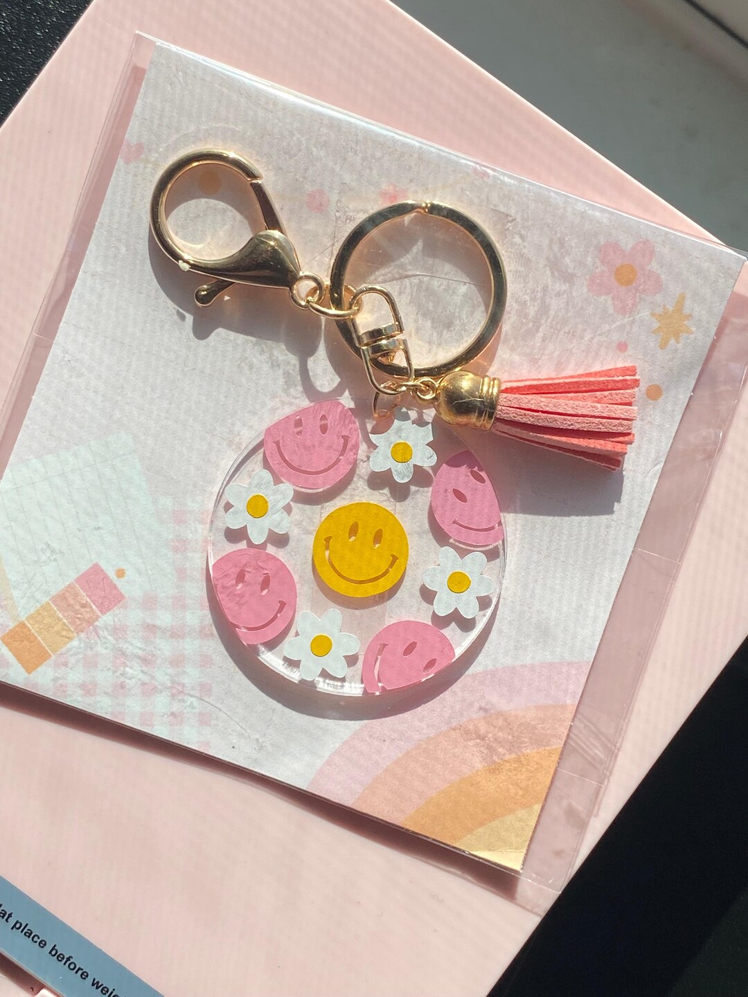 Daisy Smiles Acrylic Keychain, Flower and Smiley Face, Retro Theme ...