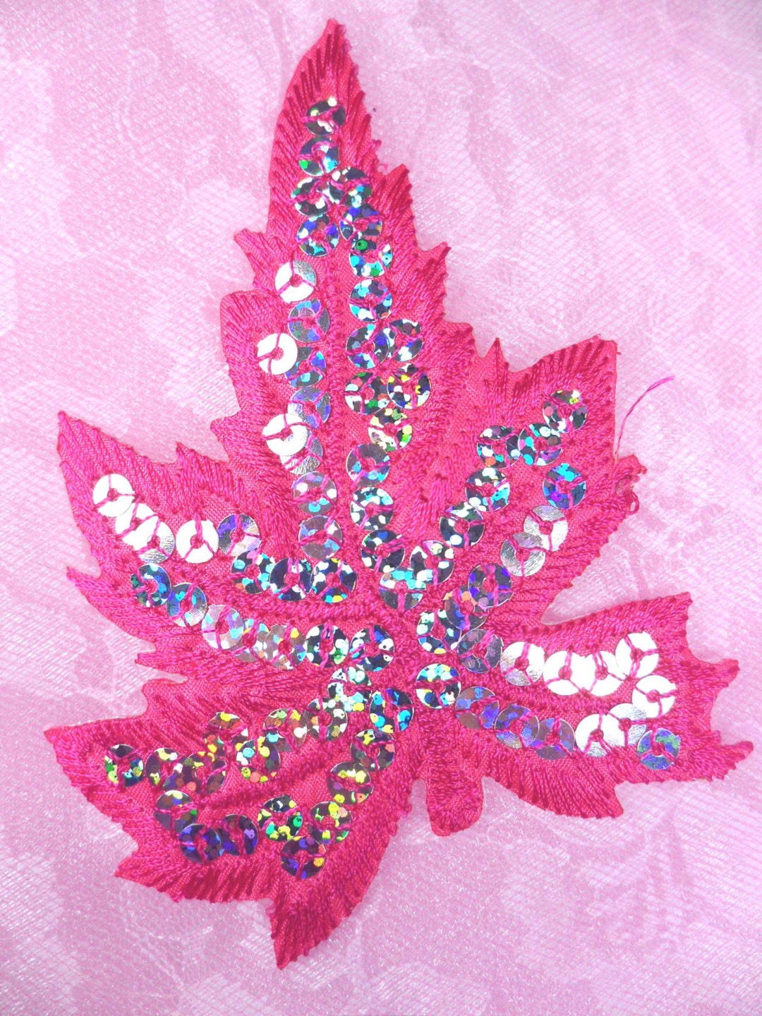 GB174 Fucsia ricamata paillettes argento olografico foglia Applique 4 ...