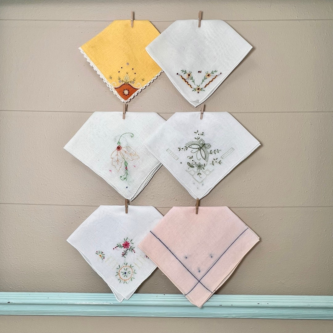 Vintage Embroidered Flower Hankies / Vintage Flower Handkerchiefs ...
