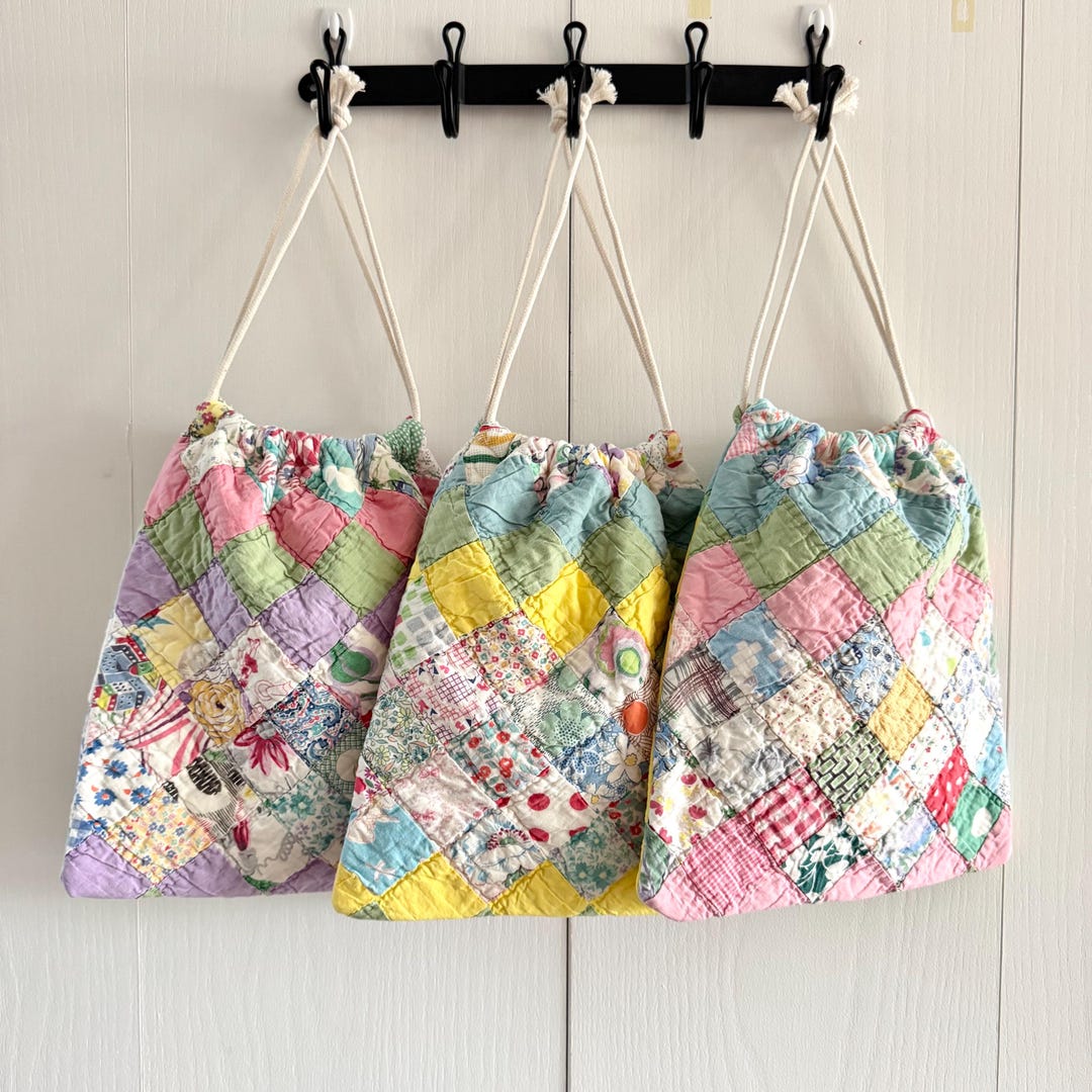 ONE Vintage Quilt Drawstring Bag: Pastels Patchwork Cinch Sack Project ...