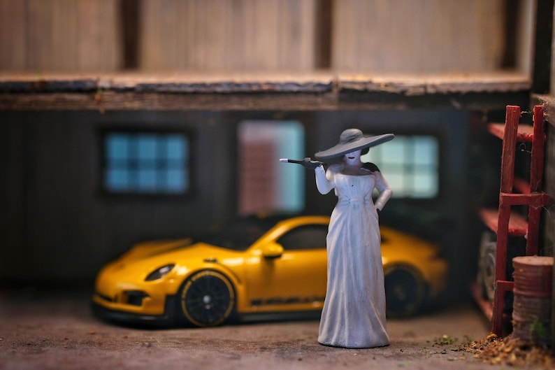 Miniature Figure the Famous Woman Scale 1/64 or 1/87 for Diecast and ...