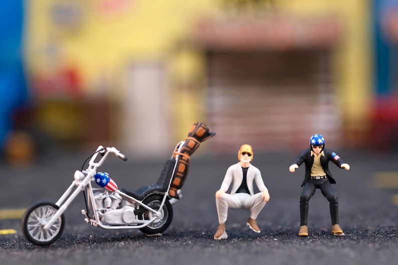 Miniature Figure Easy Rider, Motorcycle Scale 1/64 or 1/87 for Diecast ...