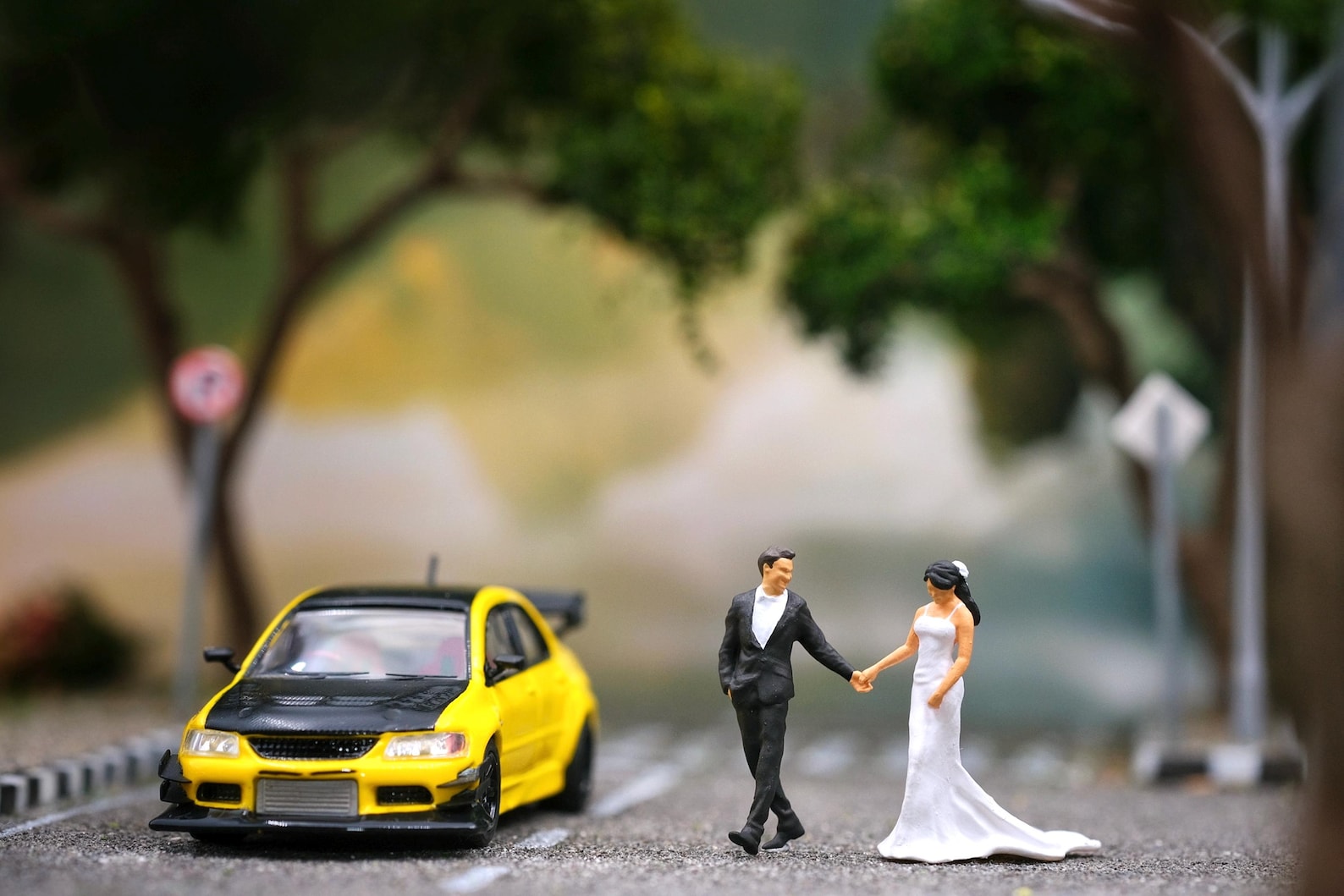 Miniature Figure Couple Prewedding Scale 1/64 or 1/87 for Diecast and ...