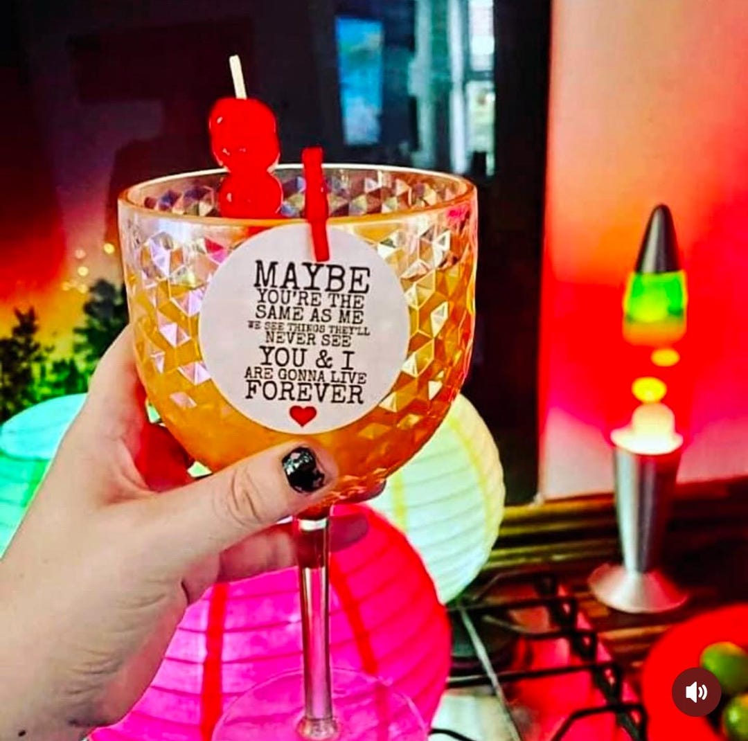 Oasis ‘LIVE FOREVER’ Lyrics Edible Drinks Toppers - Free ...