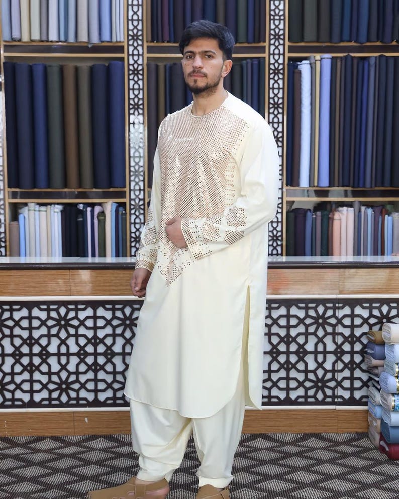Kamiz Shalwar, Afghan Men's Clothing, Perahan Tunban, Afghan Man ...