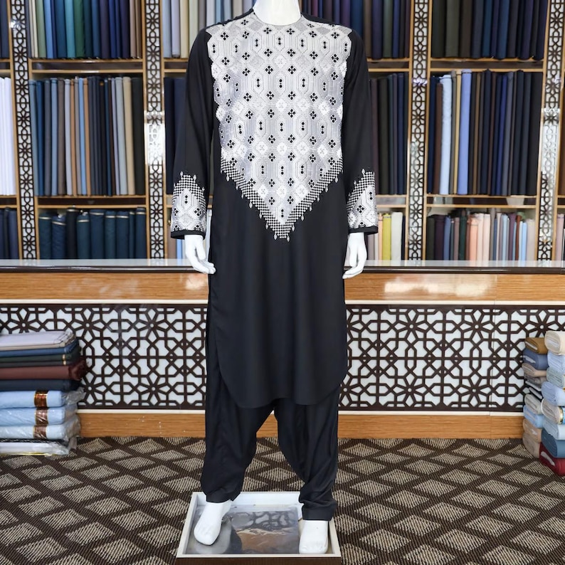 Kamiz Shalwar, Afghan Men's Clothing, Perahan Tunban, Afghan Man ...