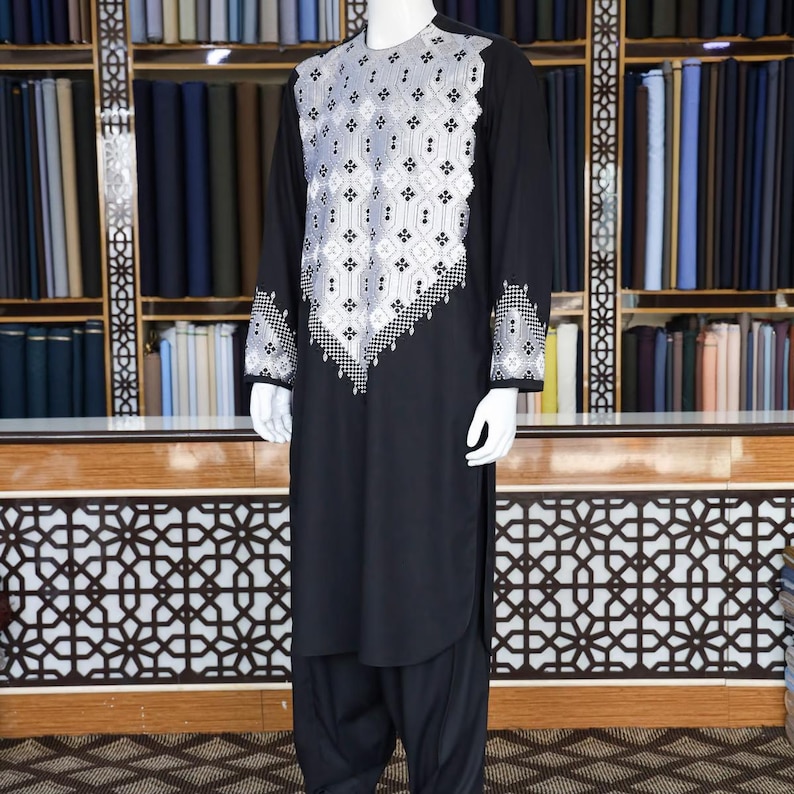 Kamiz Shalwar, Afghan Men's Clothing, Perahan Tunban, Afghan Man ...