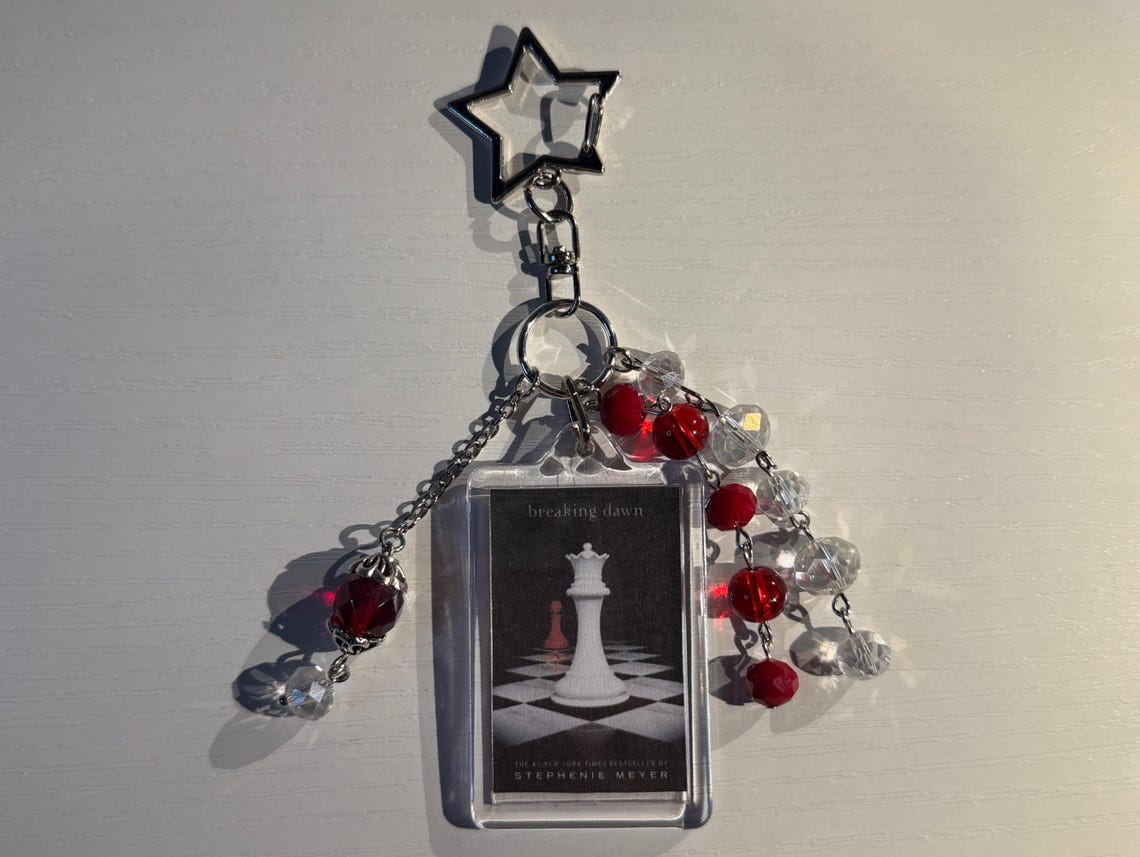 Twilight Saga Keychain - Choose a Book Cover - Etsy