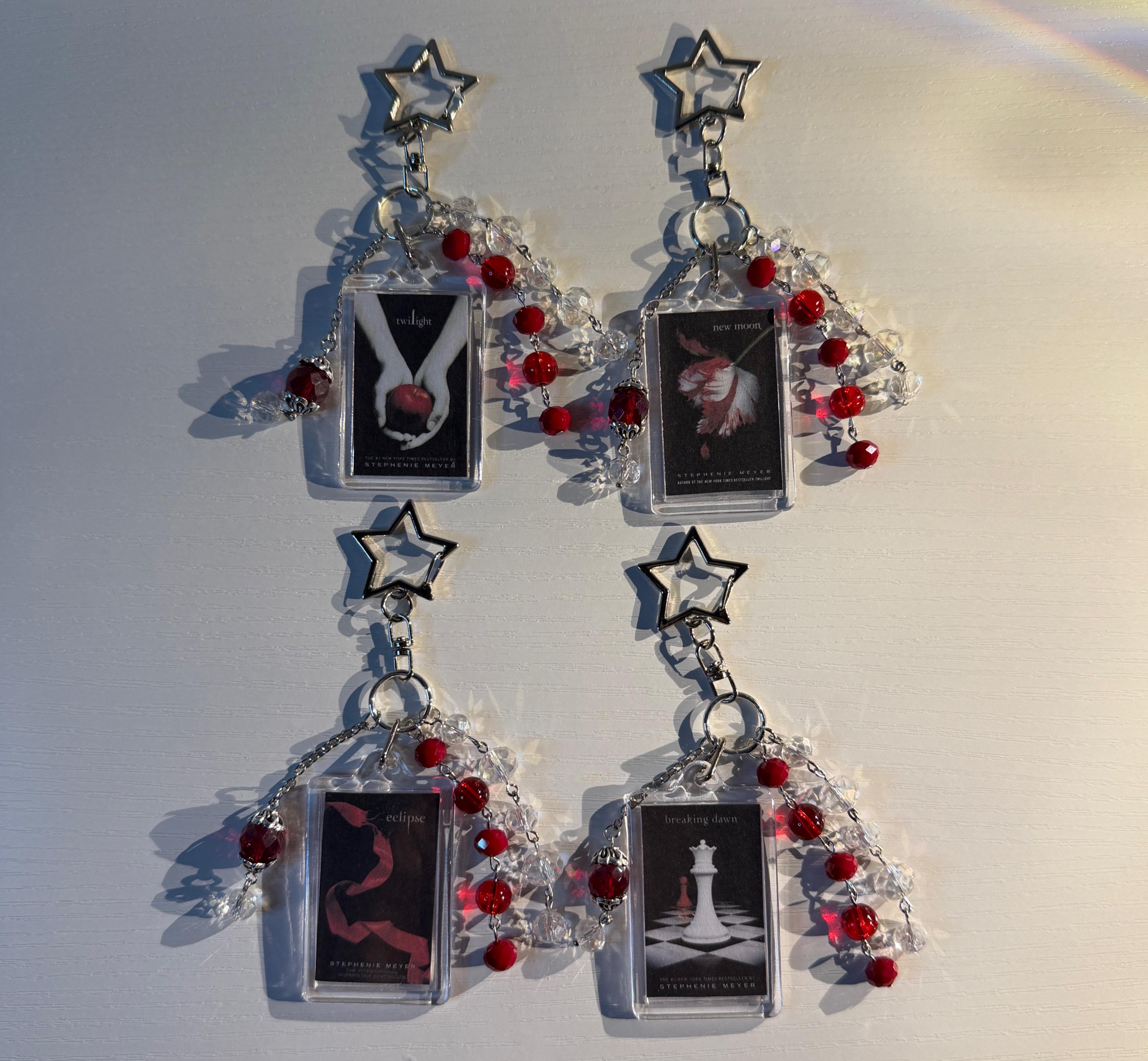 Twilight Saga Keychain - Choose a Book Cover - Etsy