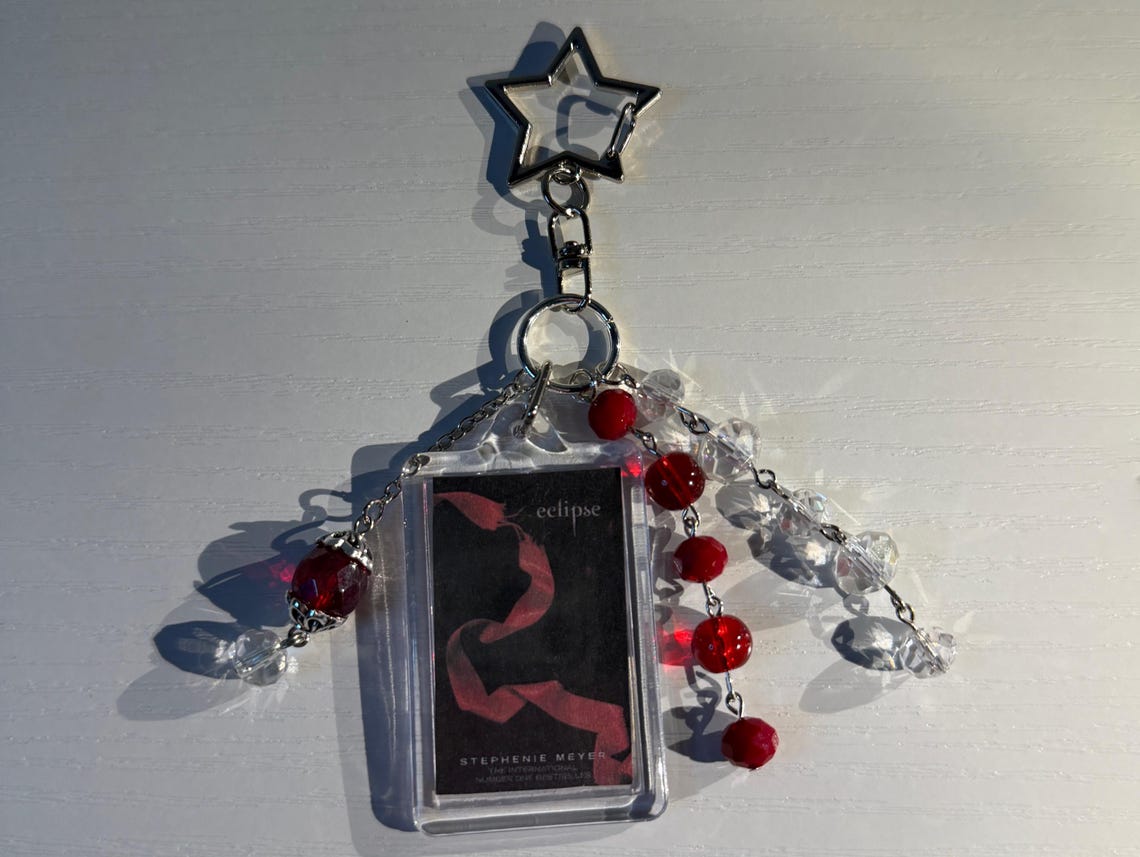 Twilight Saga Keychain - Choose a Book Cover - Etsy