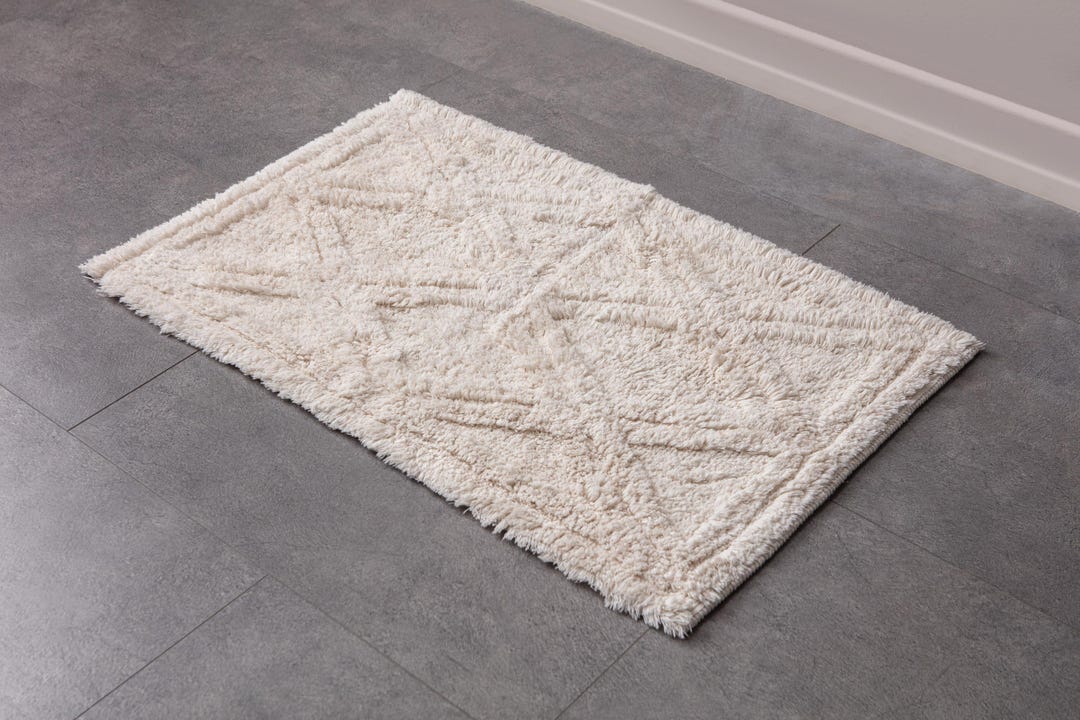 Handmade Sustainable Natural White Cotton Washable Bath Mat. Recycled ...