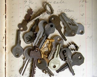 Old metal keys | Etsy