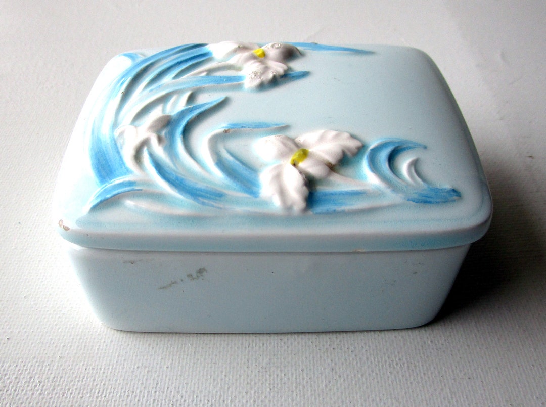 Vintage Baby Blue Ceramic Lidded Trinket Box or Soap Dish With Pretty ...