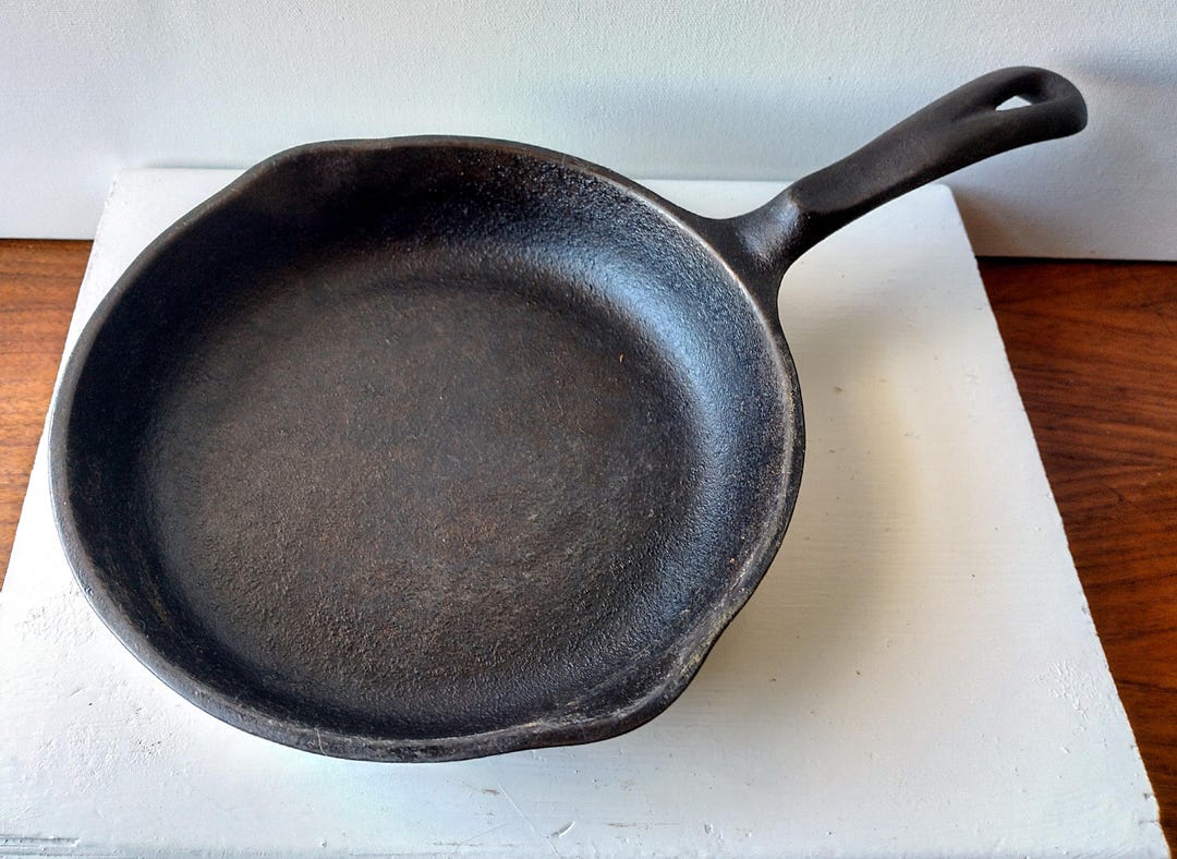 Vintage Cast Iron Pan With Handle 8 Inch Skillet, Cast Iron Cookware ...