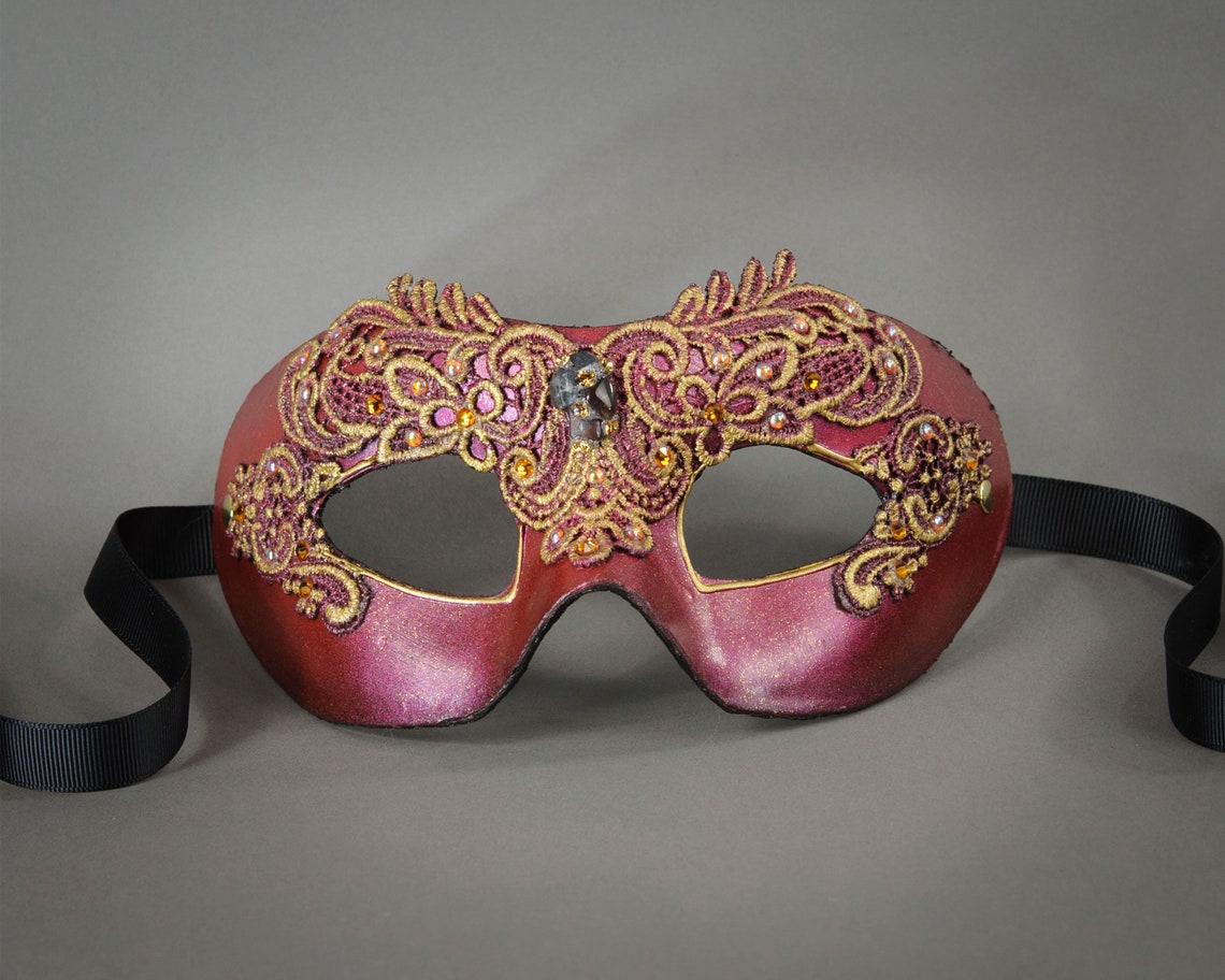 Raspberry Lacquered Lace Columbina Masquerade Mask. Mardi Gras ...