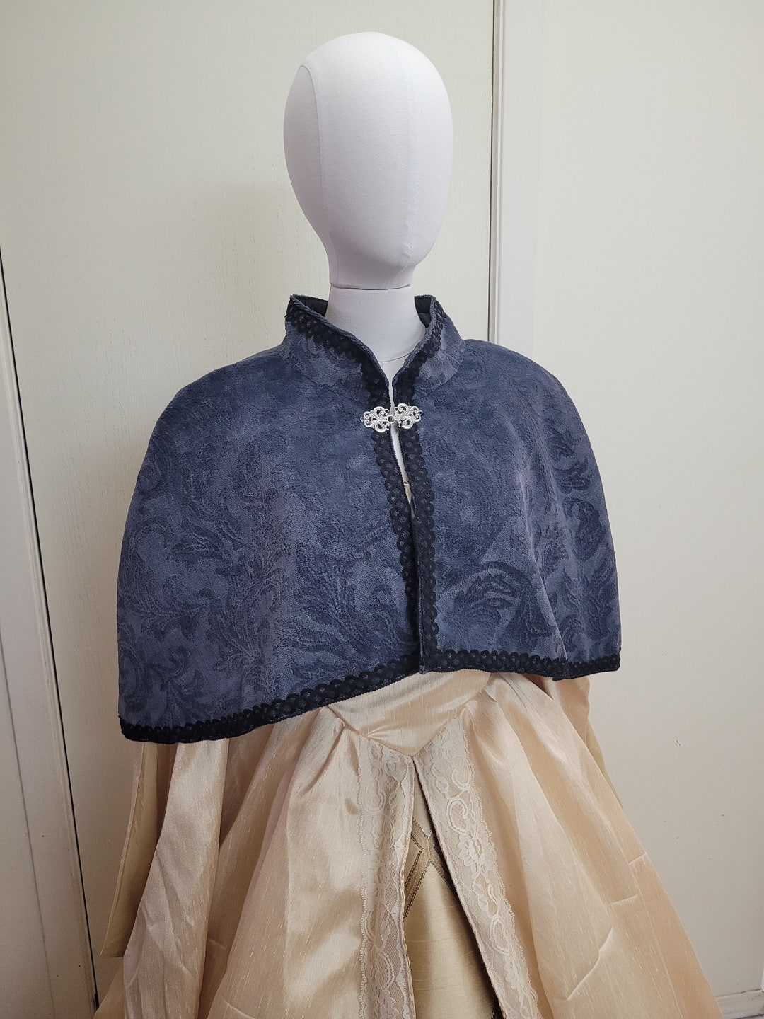 Blue Regency Shoulder Cape, Elven Tudor Medieval Archer Elf Capelet ...