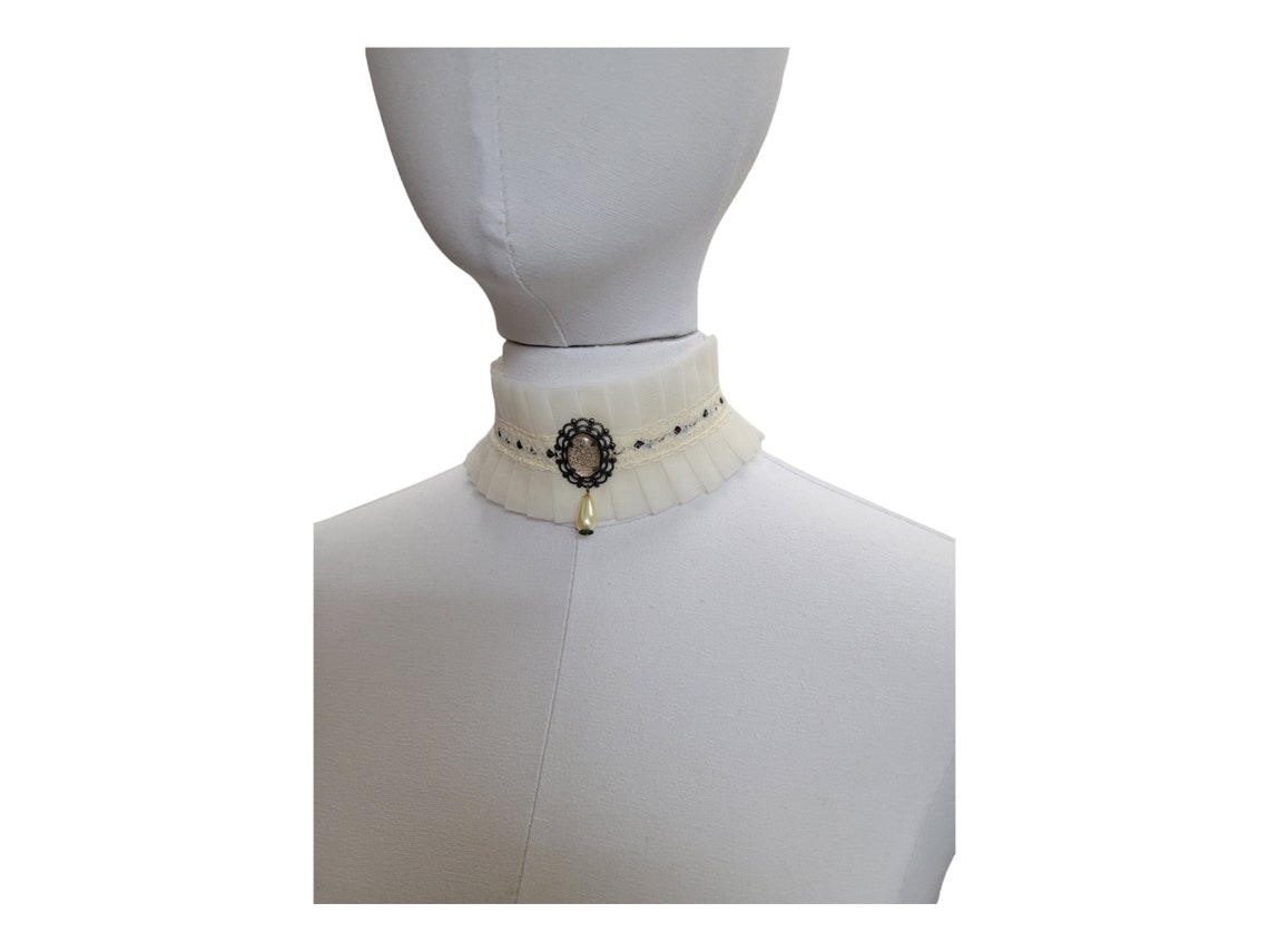 Ivory Ruffle and Lace Cameo With Pearl, Victorian Neck Ruff Choker ...