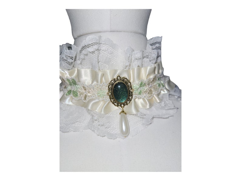 Green and Ivory Lace Cameo With Pearl, Victorian Neck Ruff Choker ...