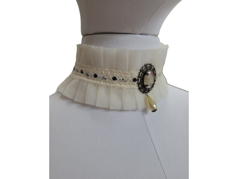 Ivory Ruffle and Lace Cameo With Pearl, Victorian Neck Ruff Choker ...