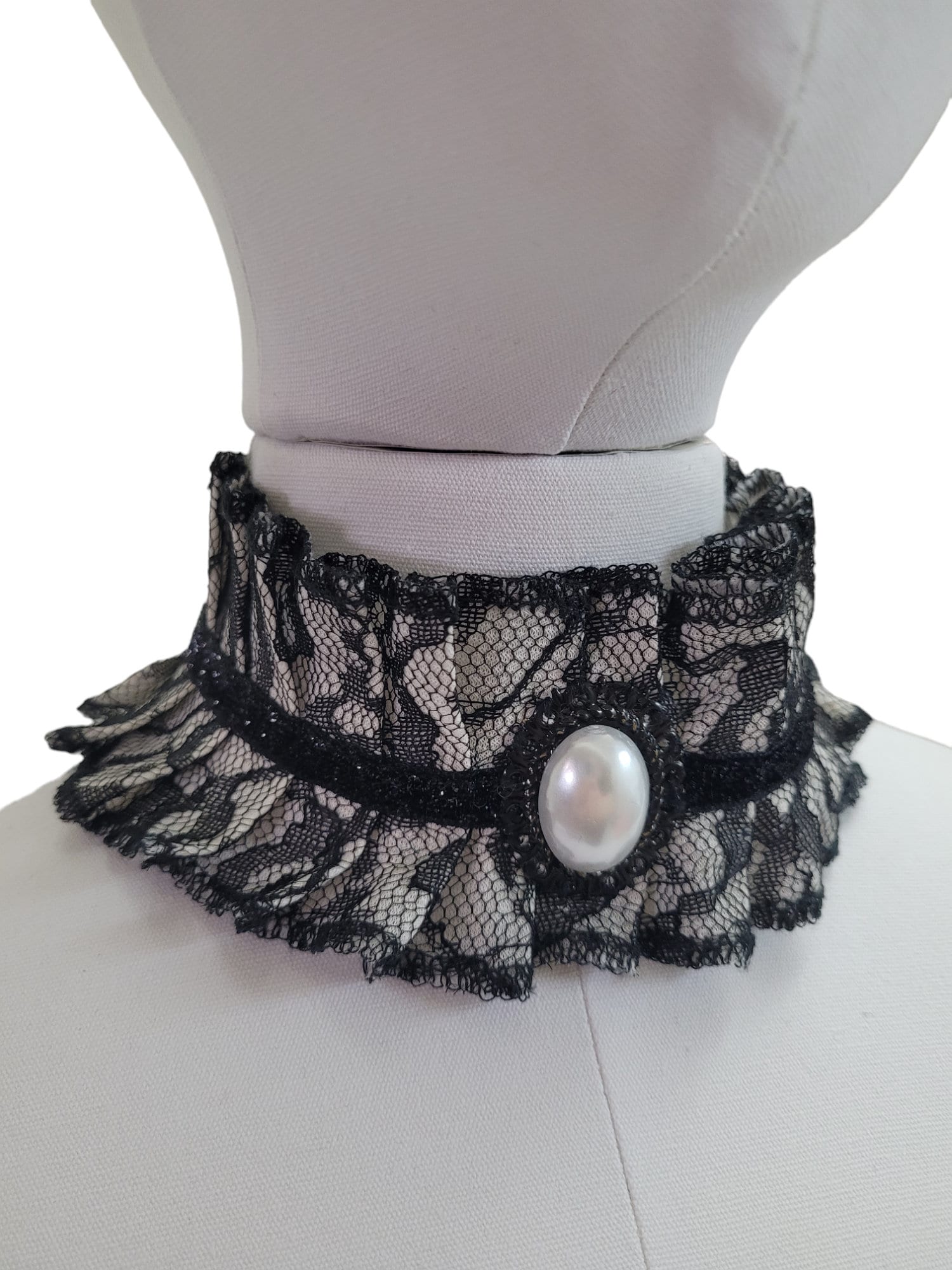 White and Black Lace Pearl Cameo, Victorian Neck Ruff Choker, Ruffled ...