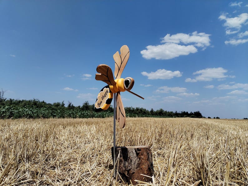 Bee Whirligig Wind Spinner – Wooden Garden Bee Decor, Outdoor Yard ...