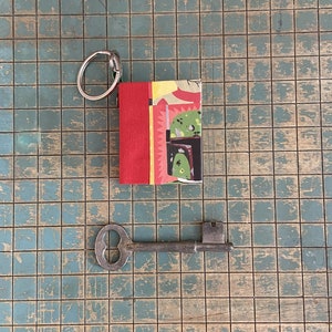 Mini Book Keychain, Book Lover Key Ring, Tiny Blank Book, Book Jewelry ...