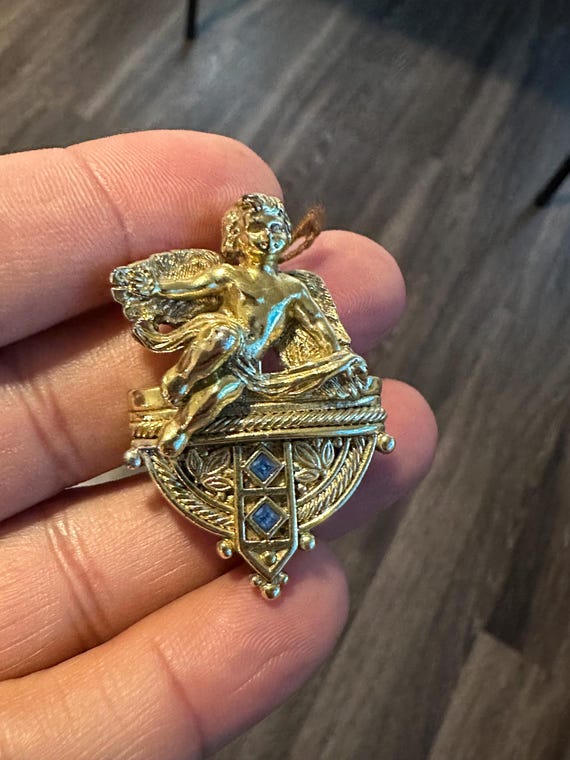 the Vatican Collection cherub angel brooch very pretty - Gem