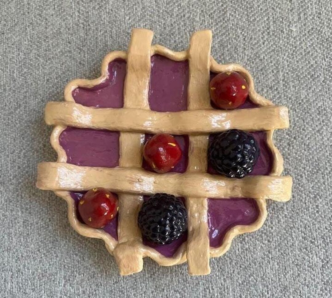 Pie Tic-tac-toe Game: Clay Board With Blackberry and Strawberry Playing Pieces - Etsy