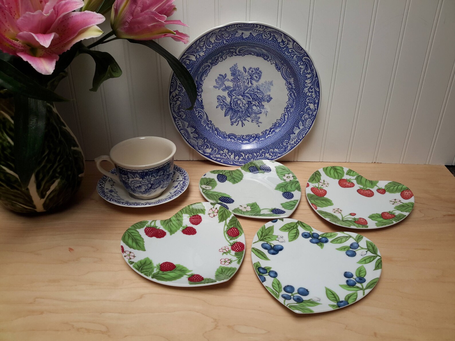 Berry Collection porcelain plates Dessert Heart Plates | Etsy