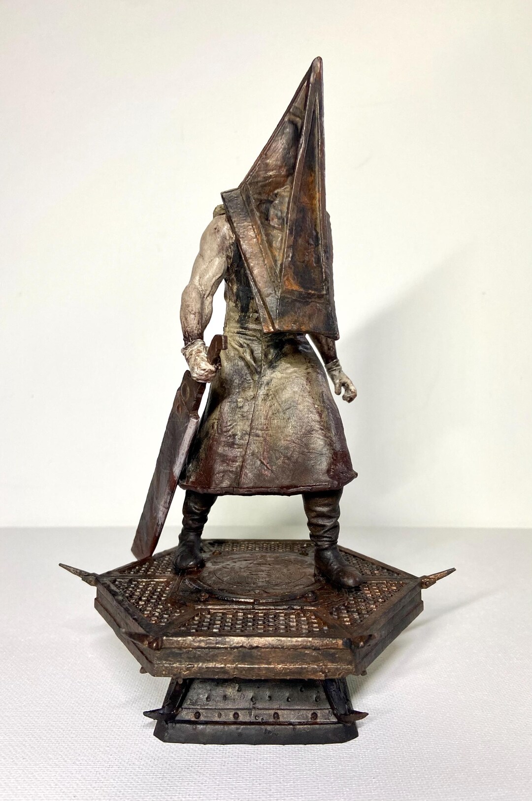 Pyramid Head Figure - Silent Hill 1:10 Scale 3D Printed Horror Statue ...
