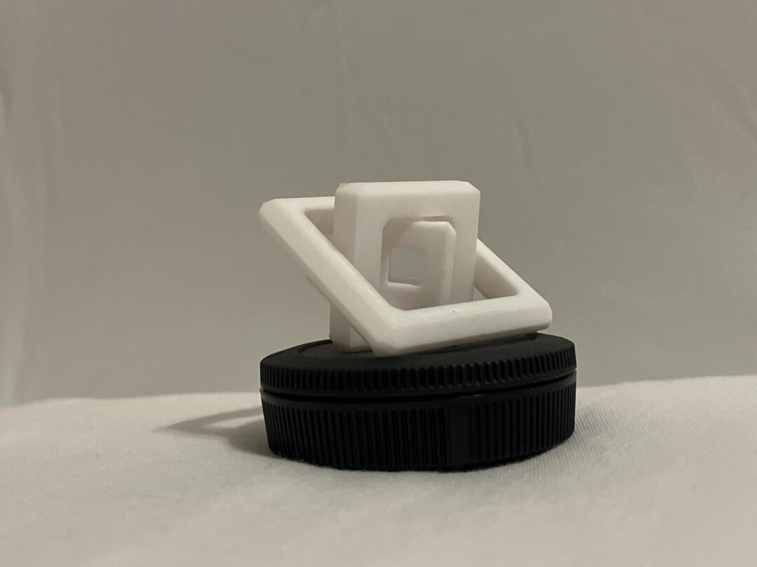 Square Gyro Fidget Spinner – Mesmerizing Motion for Stress Relief ...