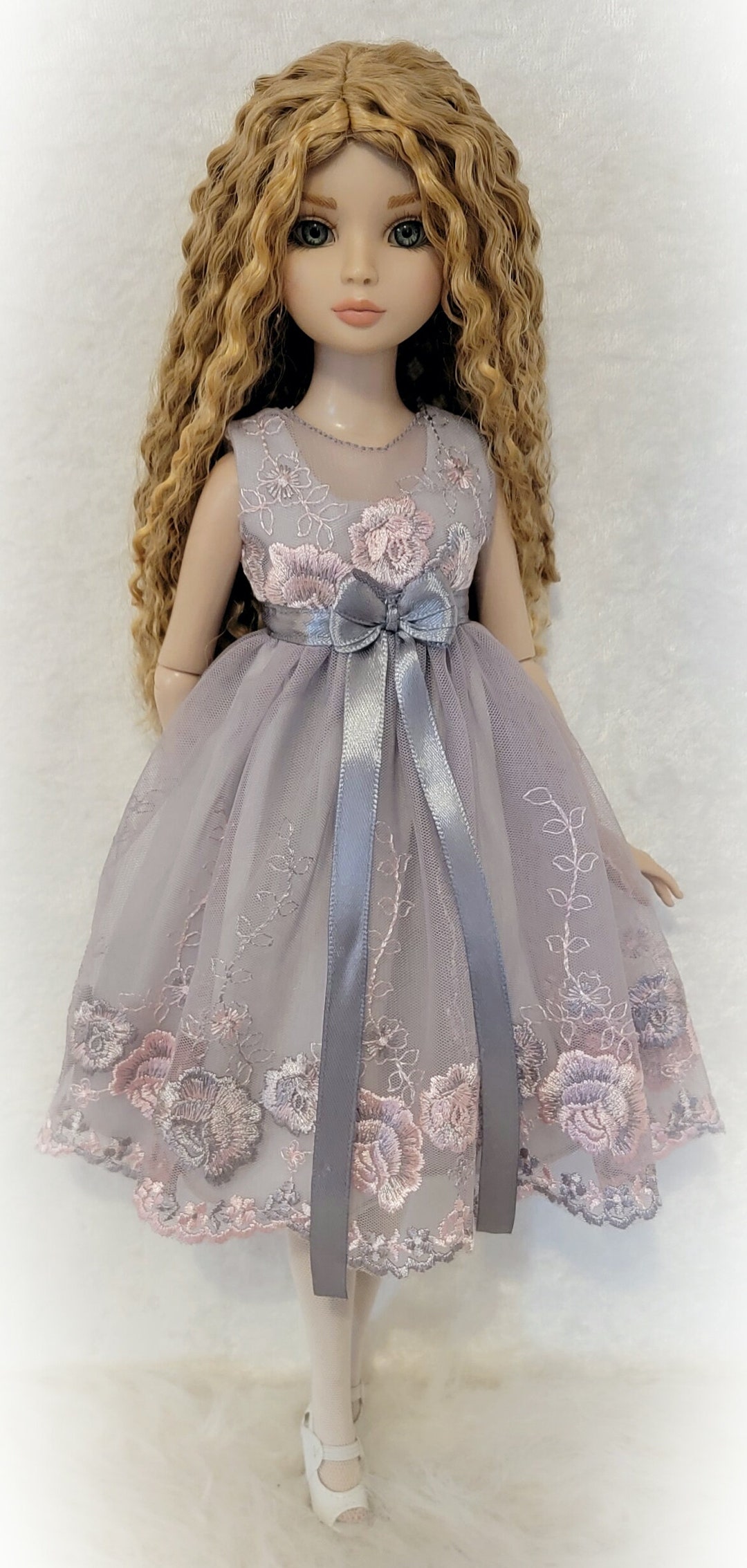Pink and Gray Embroidered Lace Dress for the Tonner Ellowyne, Prudence ...