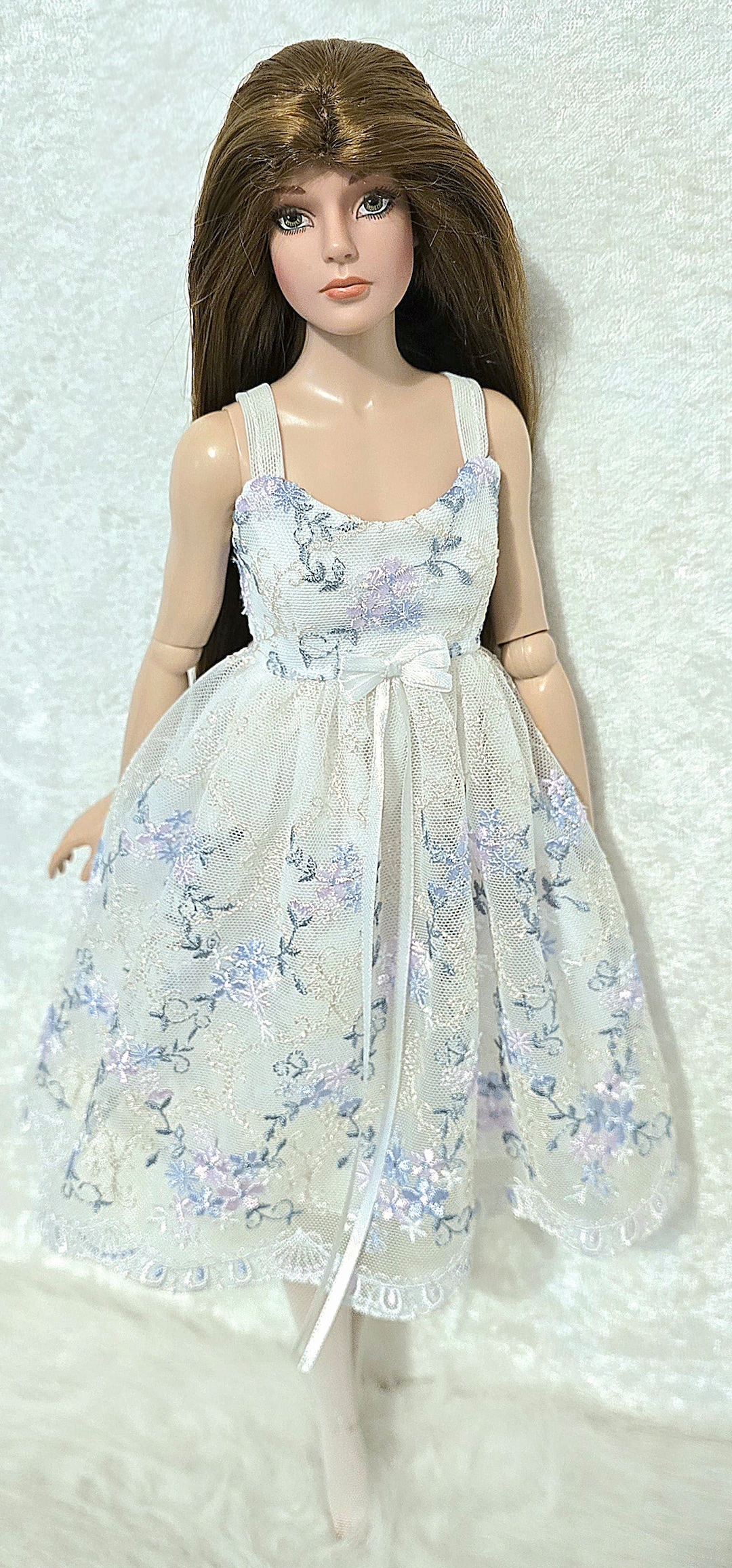 White Pink and Blue Embroidered Lace Dress for Tonner Grace, Ellowyne ...