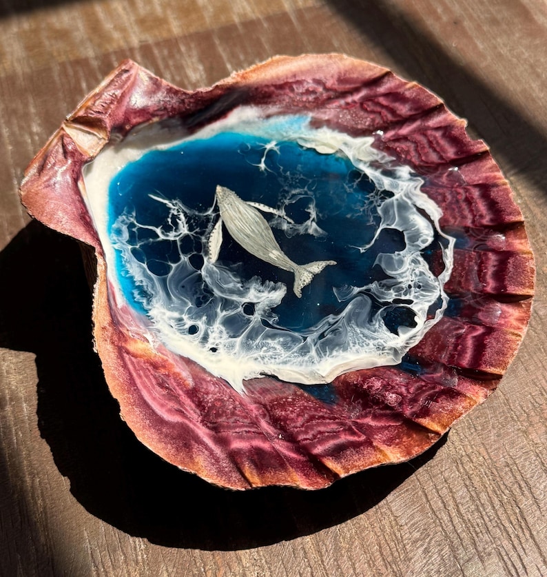 Hand-painted Whale in Clam Shell: Epoxy Resin Ocean Ring Dish - Etsy