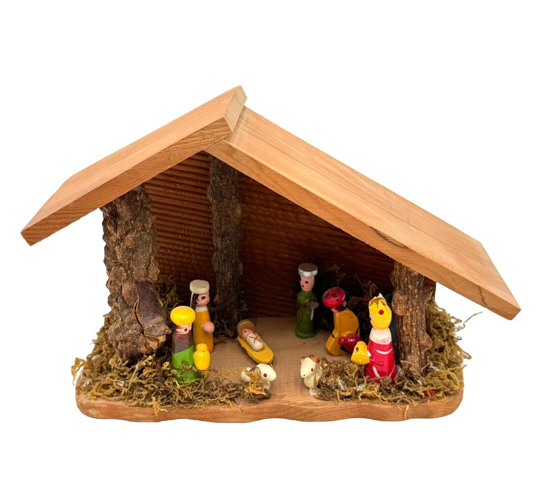Vintage All Wood Stable & Nativity People With Dry Moss Detail Unique ...